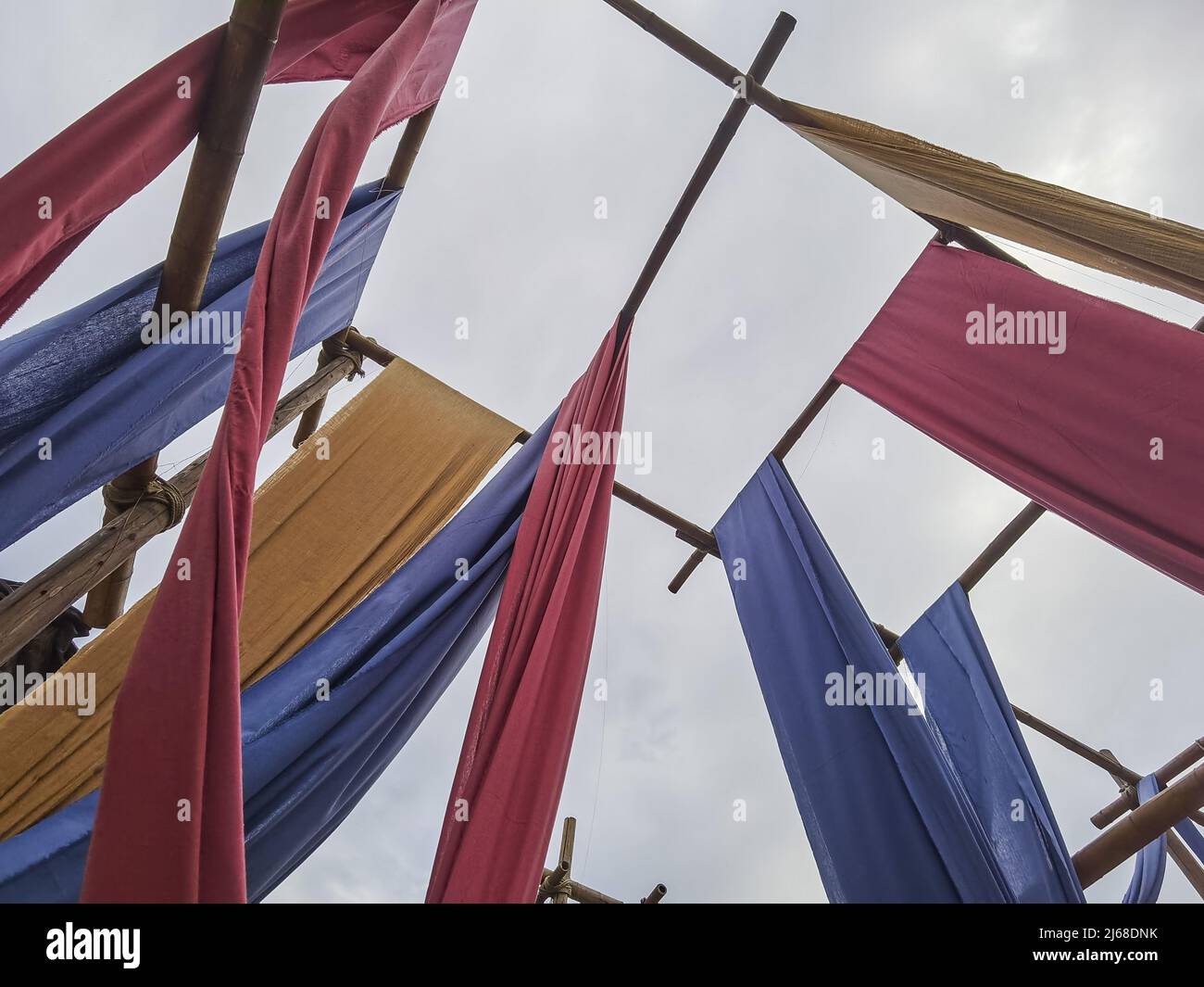 Drying and dyeing cloth hi-res stock photography and images - Alamy