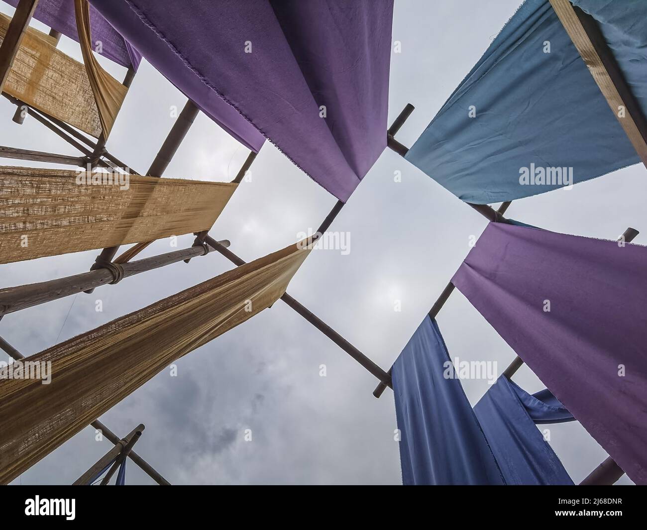 Drying and dyeing cloth hi-res stock photography and images - Alamy