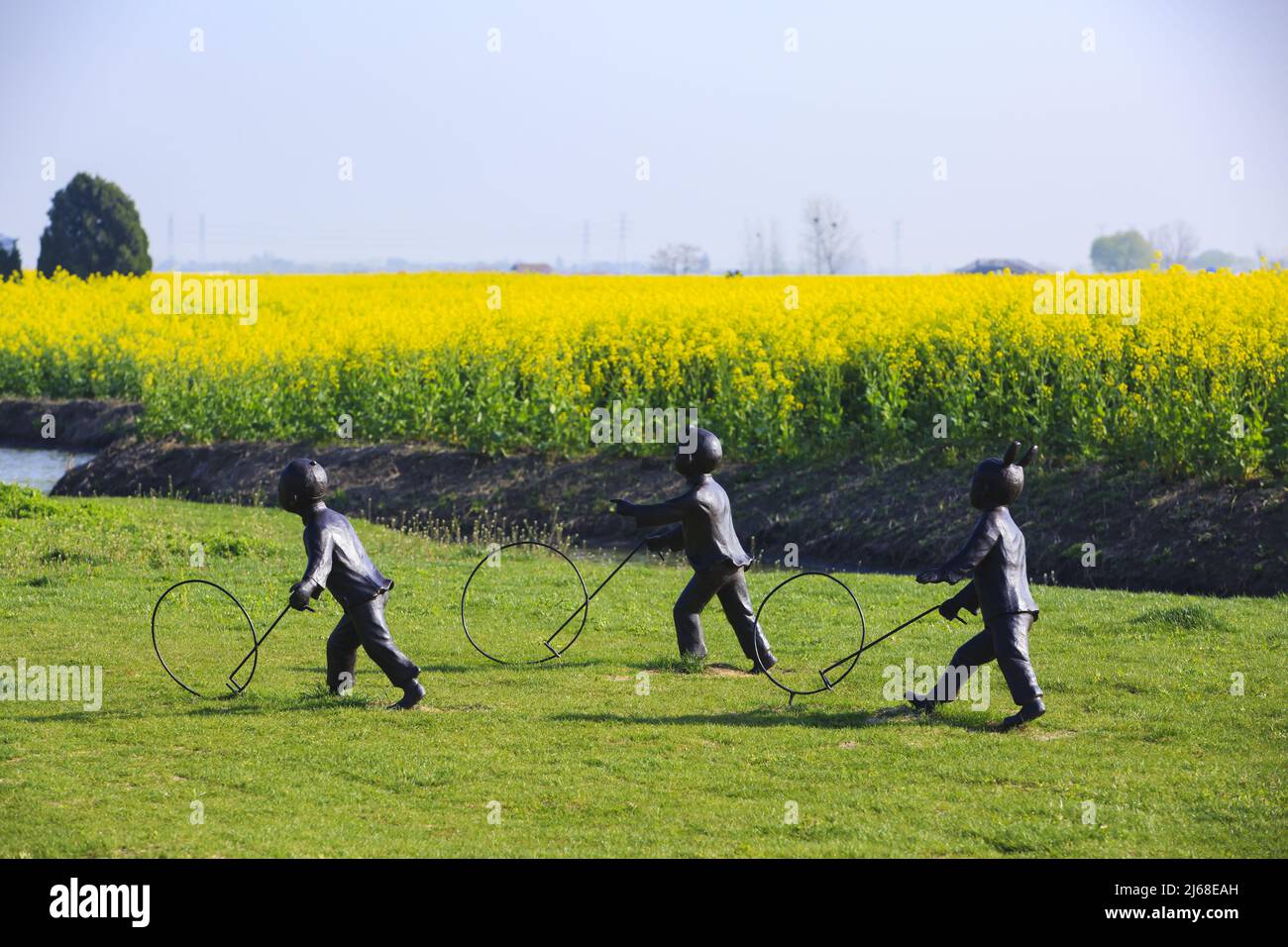 Rolled a hoop Stock Photo - Alamy