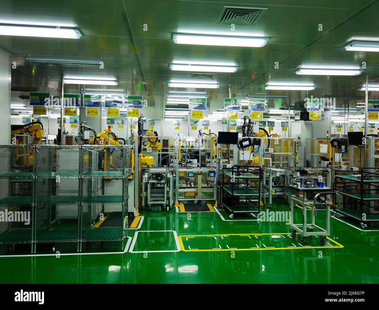 (220429) -- HANGZHOU, April 29, 2022 (Xinhua) -- Photo taken on April ...