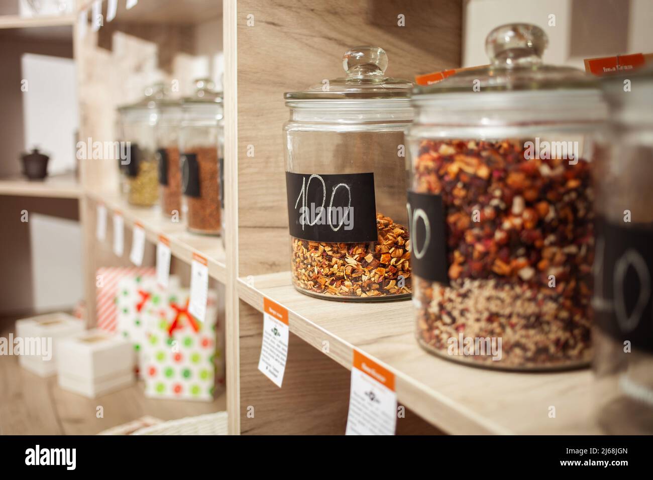 Interior chinese medicine shop hi-res stock photography and images - Alamy