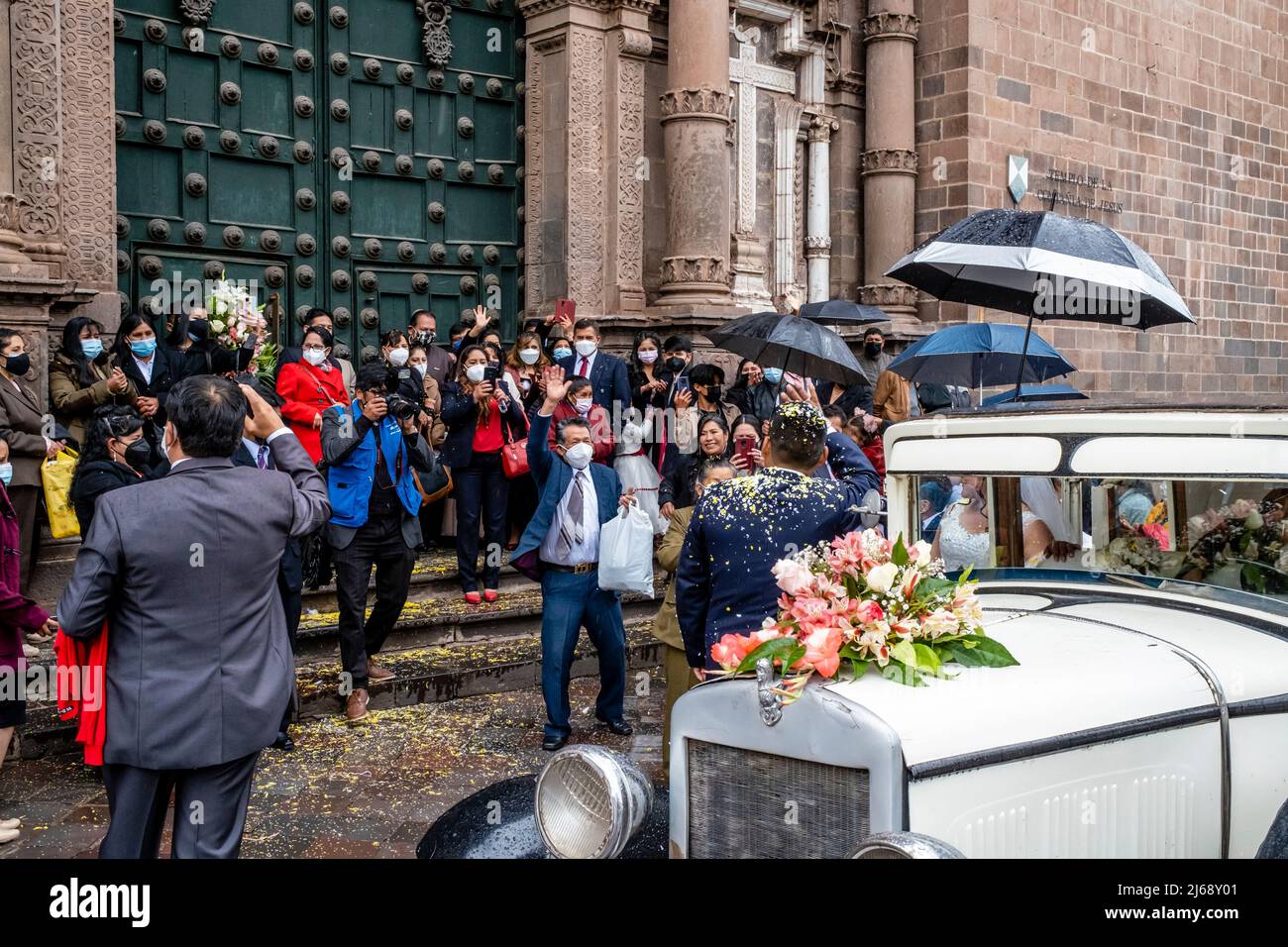 Wave goodbye outdoors hi-res stock photography and images - Alamy
