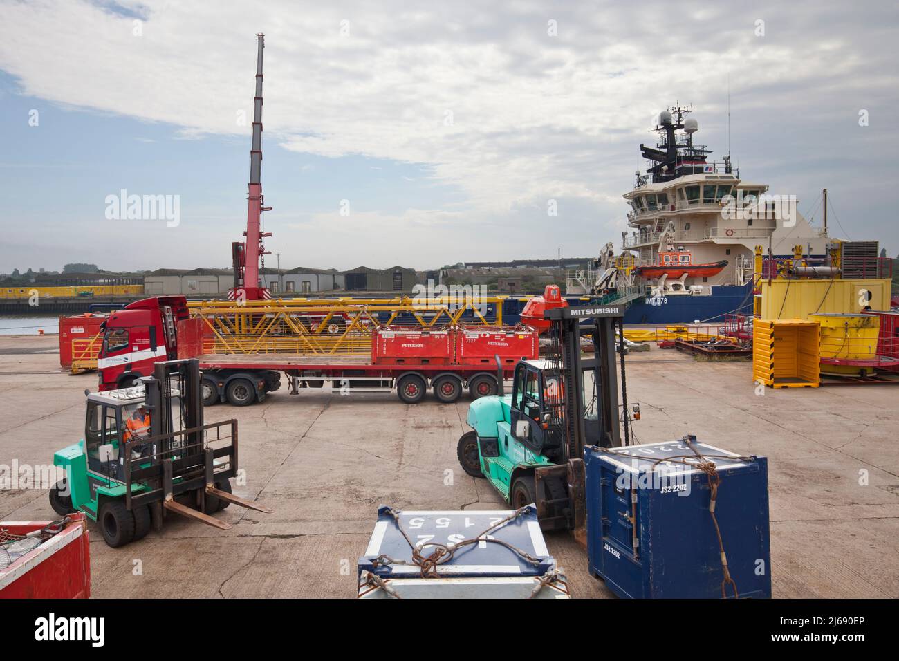 Loading and unloading of North Sea supply vessel, using 5 and 10 tonne ...
