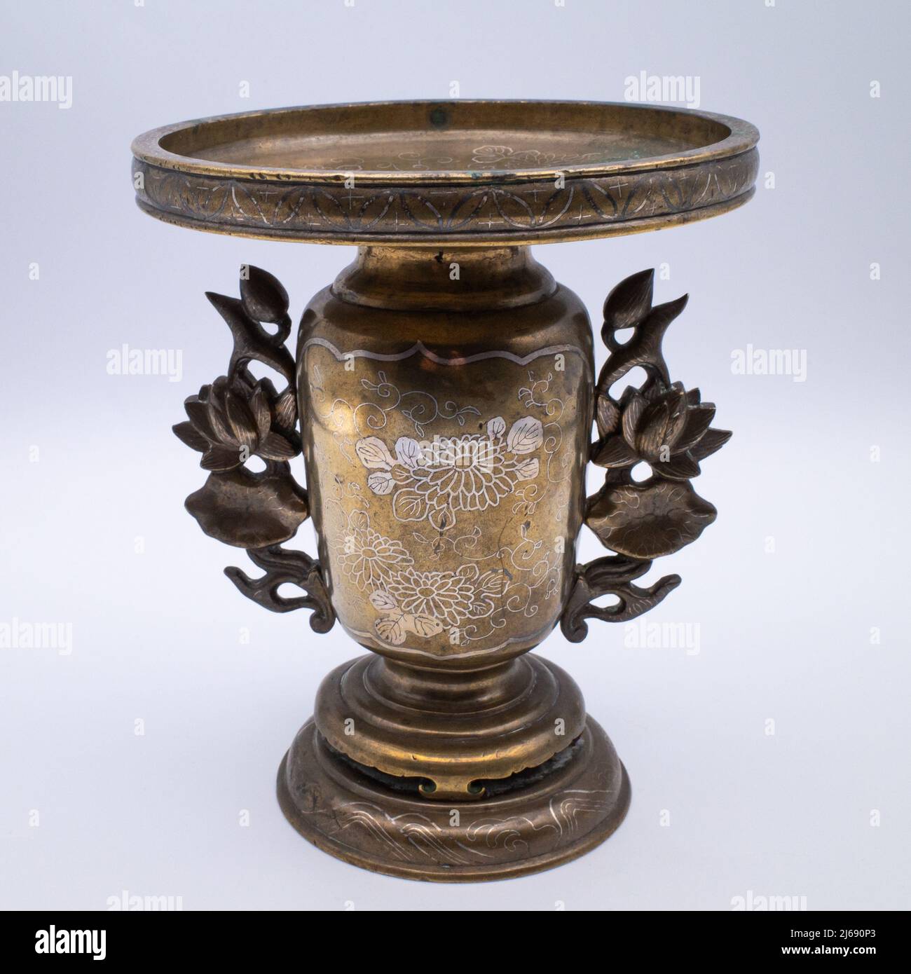 Japanese ikebana vase hi-res stock photography and images - Alamy