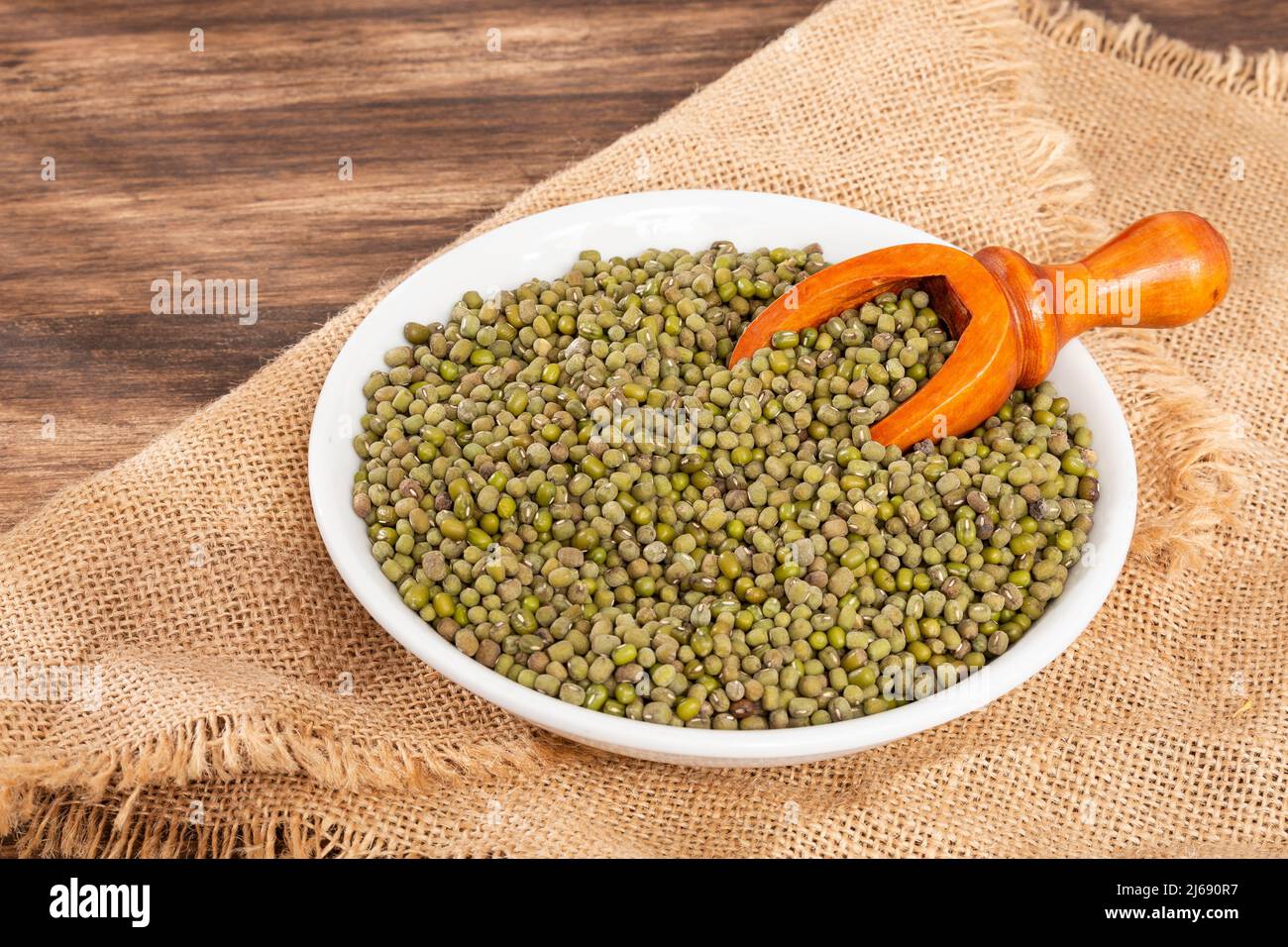 Vigna Radiata - Raw organic green mung beans Stock Photo - Alamy