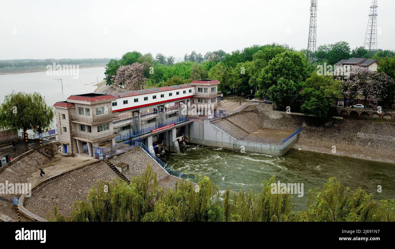(220429) -- JINAN, April 29, 2022 (Xinhua) -- Aerial photo shows water ...