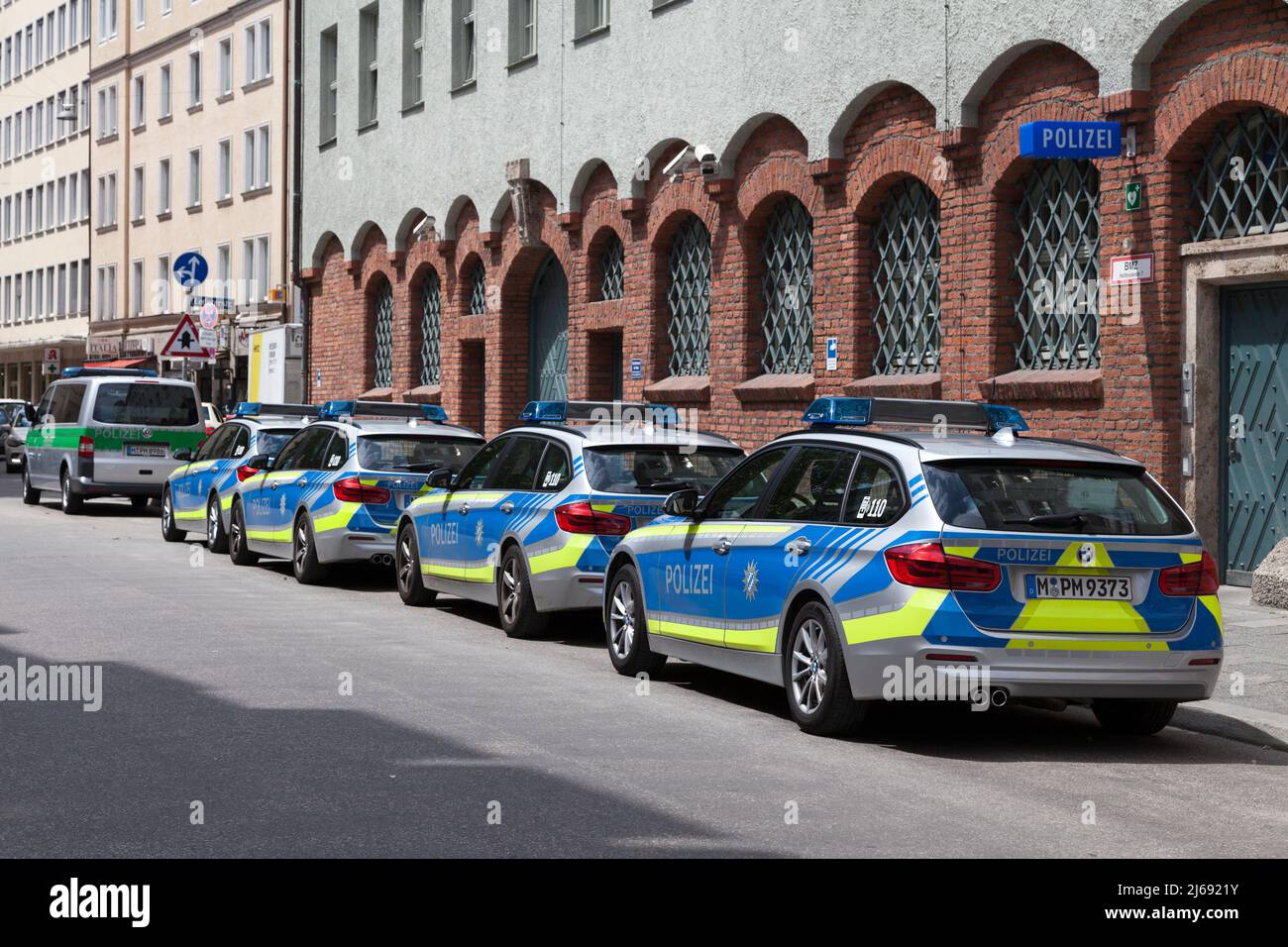 Police Station Munich – Polizei München Mitarbeiter – IRMT