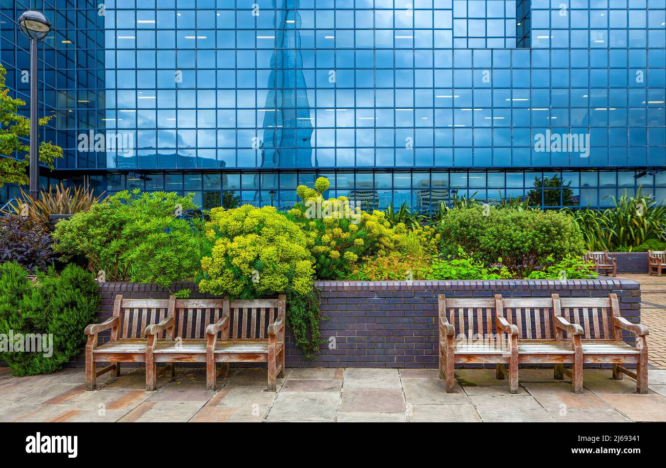 Old benches in the city London Stock Photo - Alamy
