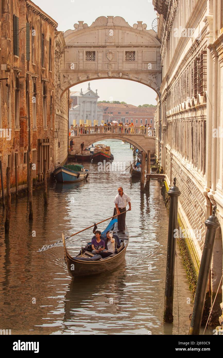 Venezia bridge of the three bridges hi-res stock photography and images ...
