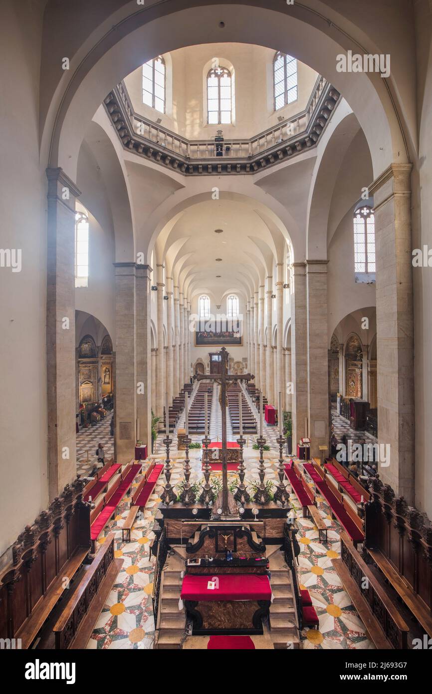 Altar st john baptist church hi-res stock photography and images - Alamy