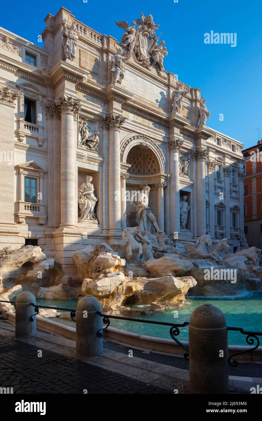 Human fountain hi-res stock photography and images - Alamy