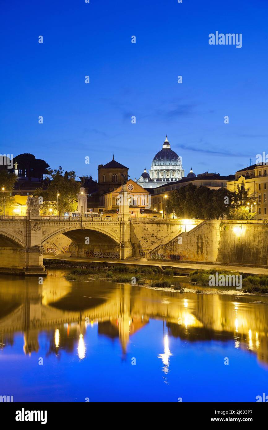 Basilica italy river water hi-res stock photography and images - Alamy