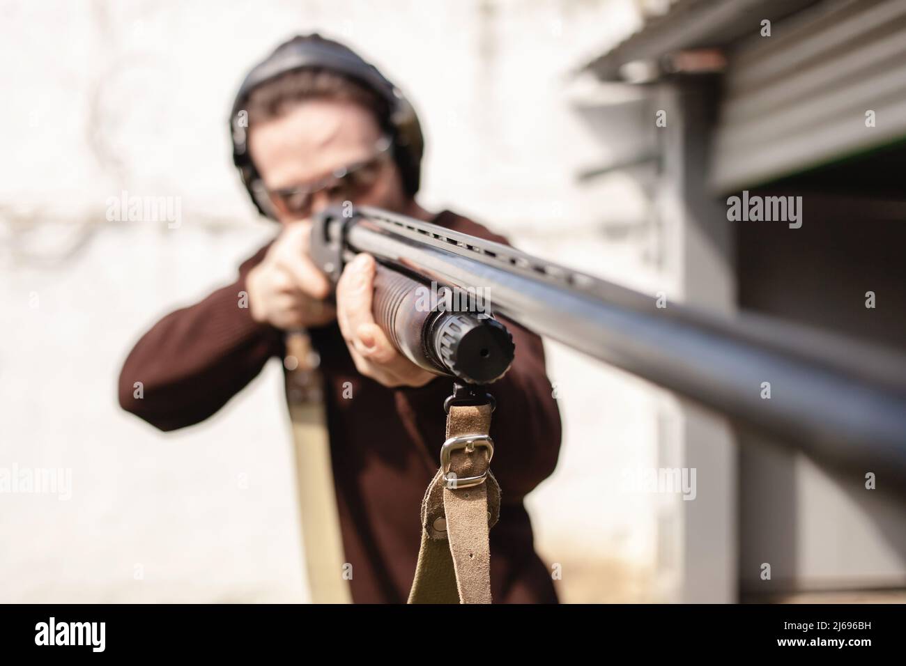 Man shooting target on outdoor hi-res stock photography and images - Alamy
