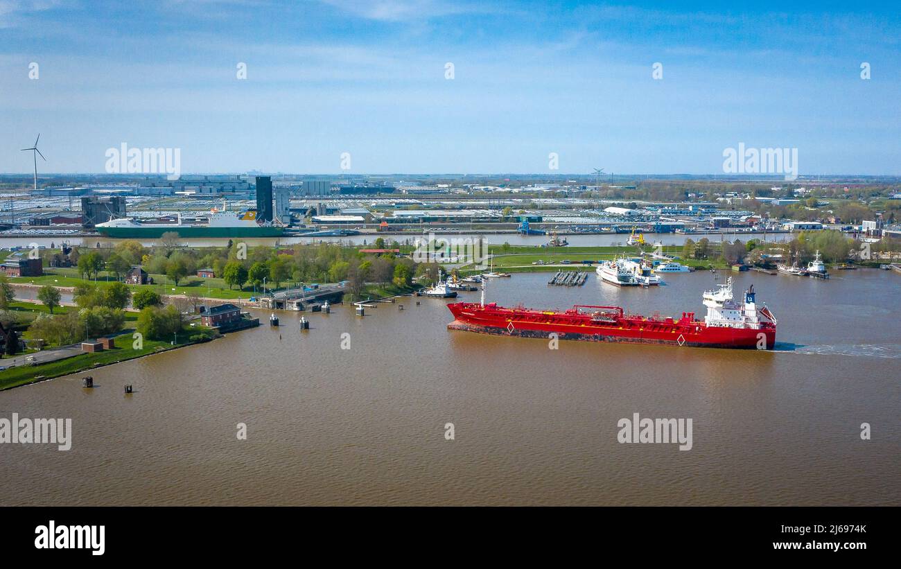 21 April 2022, Lower Saxony, Emden: The industrial port of Emden. Lower ...