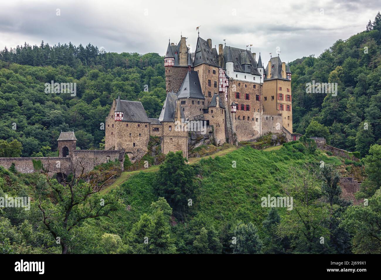 Eltz castle autumn hi-res stock photography and images - Alamy
