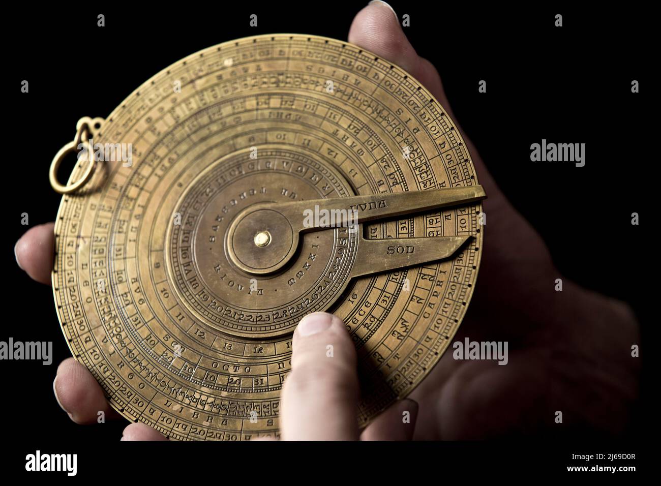 Astrolabe quadrant hi-res stock photography and images - Alamy