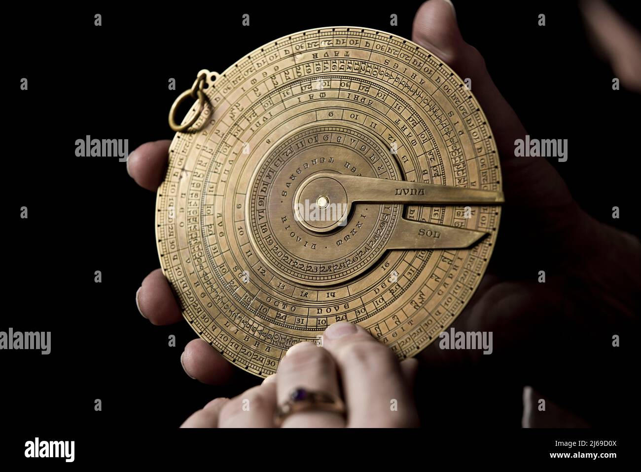 Alignment sundial hi-res stock photography and images - Alamy