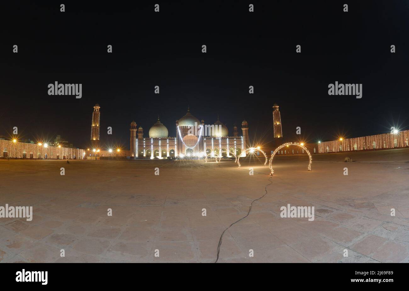 An attractive splendid stunning aerial view of historical Mughal Era ...