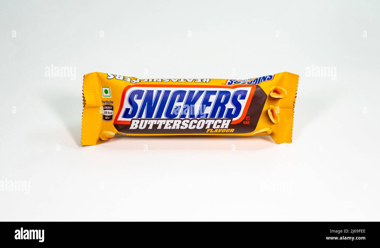 Snickers bar hi-res stock photography and images - Alamy
