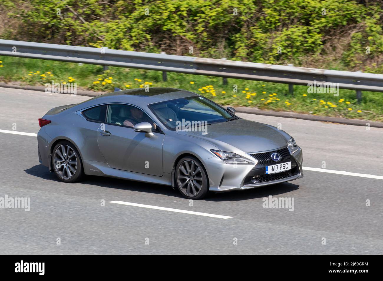 Lexus rc 300h 2 5 f sport 2dr cvt hi-res stock photography and images ...