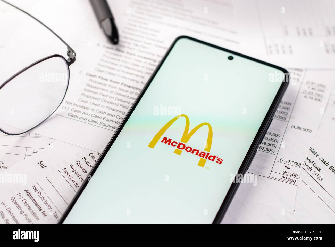 Mcdonalds employee india hi-res stock photography and images - Alamy
