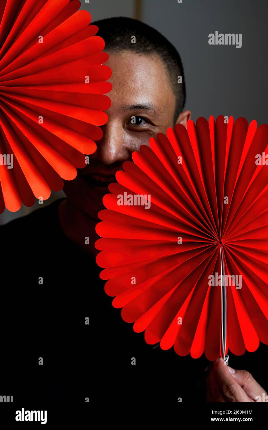 Three oriental figures hi-res stock photography and images - Alamy