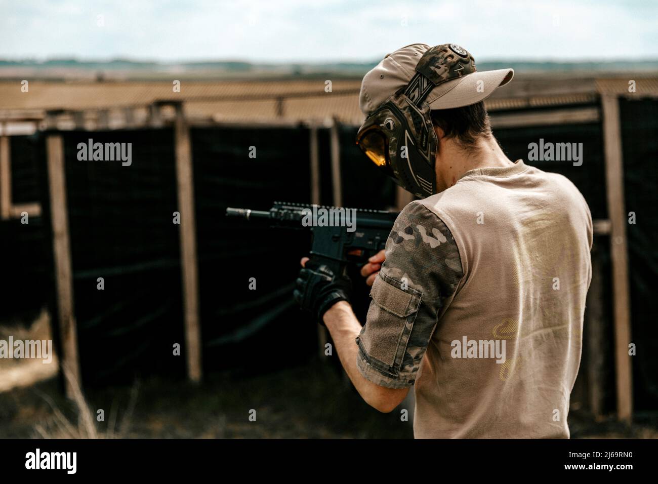 Checking gun hi-res stock photography and images - Alamy
