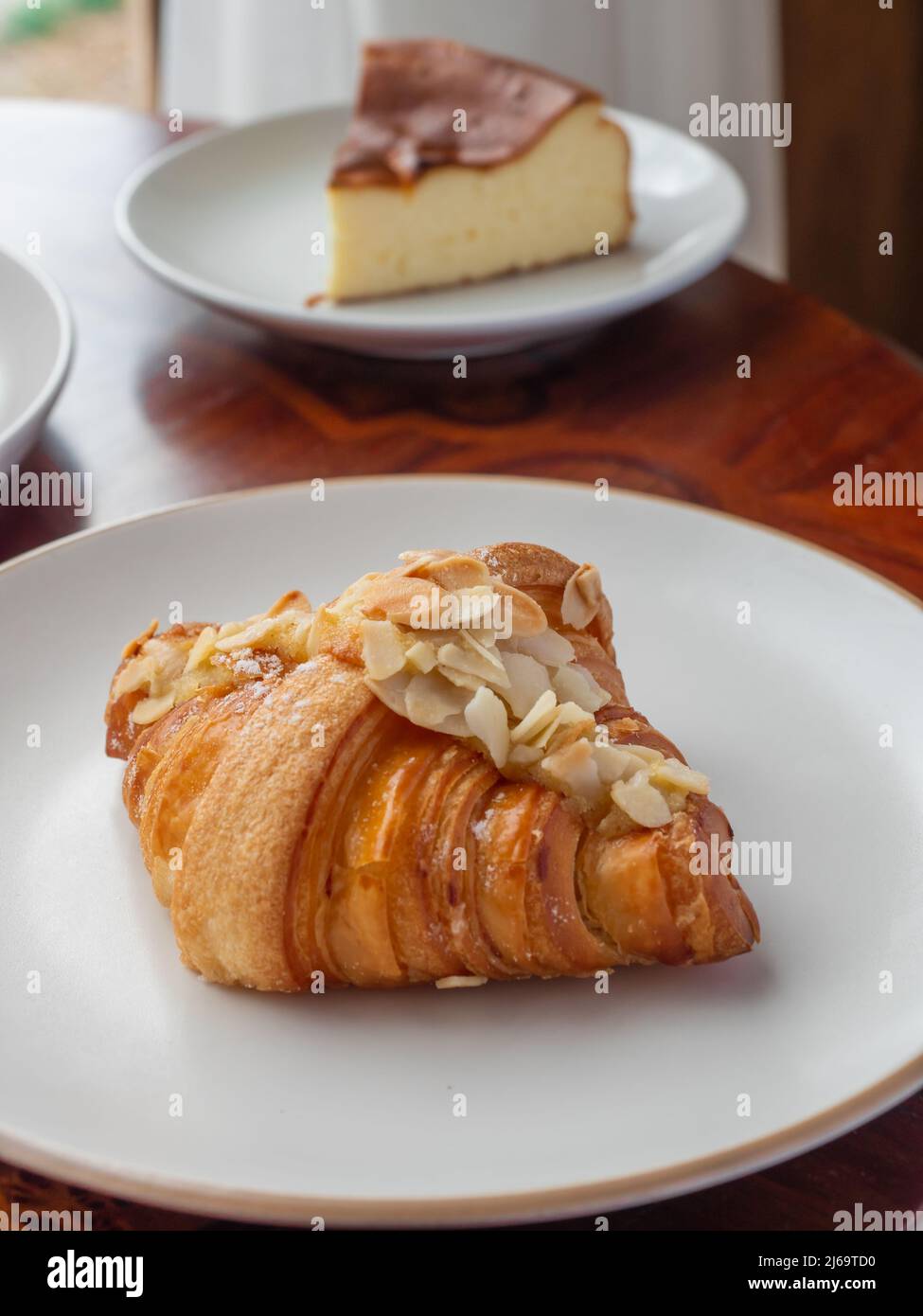 Round croissant hi-res stock photography and images - Alamy