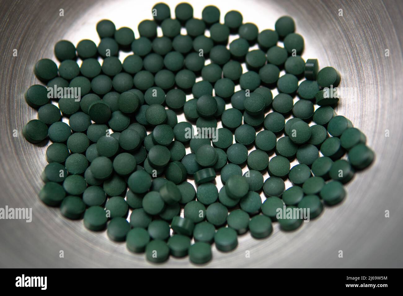 Spirulina algae chlorella tablets hi-res stock photography and images ...