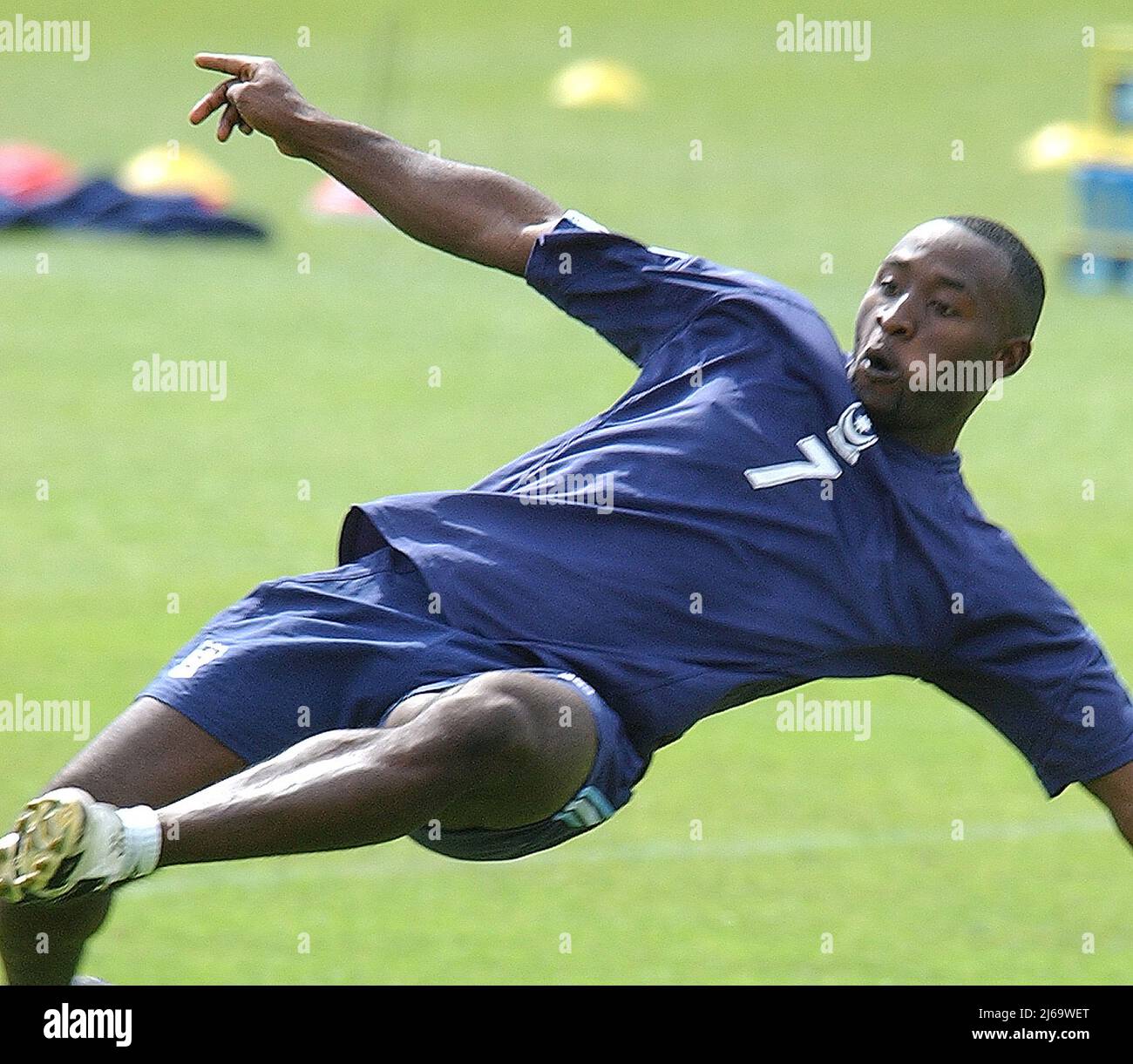 PORTSMOUTH TRAINING 11-08-05 LUA LUA PIC MIKE WALKER, 2005 Stock Photo ...