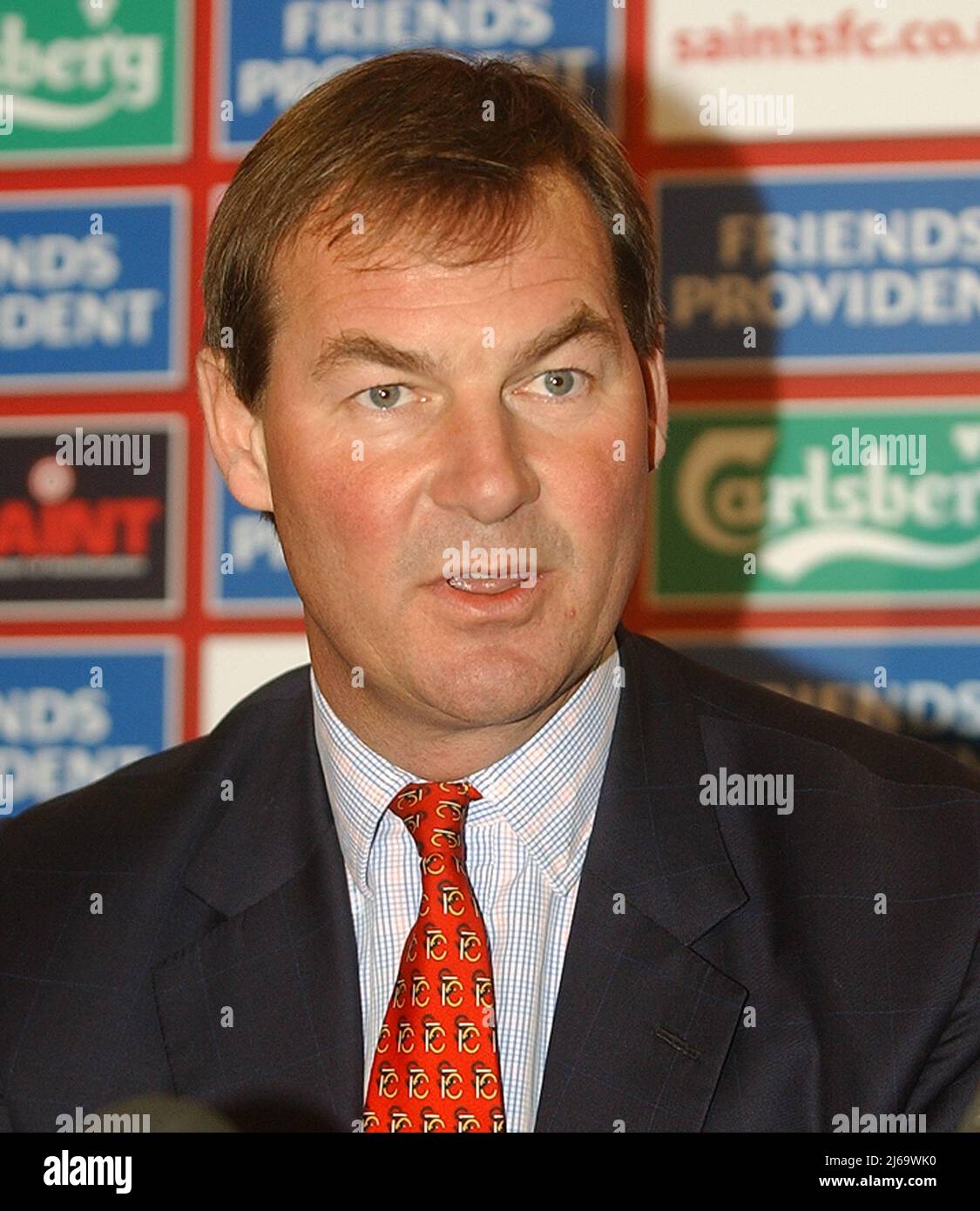 SOUTHAMPTON CHAIRMAN RUPERT LOWE pic mike walker, 2004 Stock Photo - Alamy