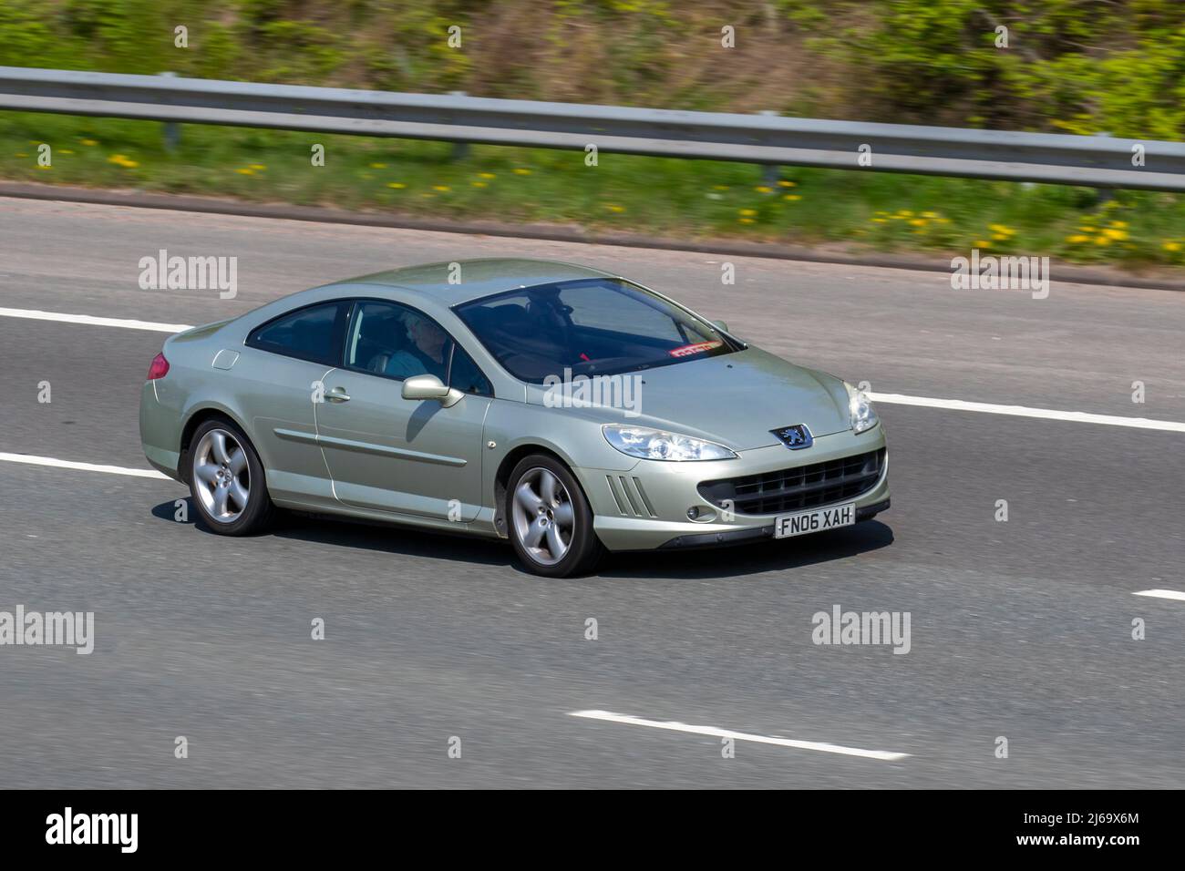 Peugeot 407 2 7 hdi v6 gt 2dr hi-res stock photography and images - Alamy