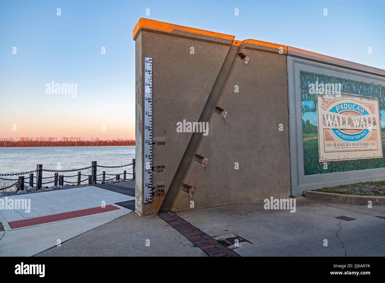 Paducah, Kentucky - A flood wall protects downtown Paducah from Ohio ...