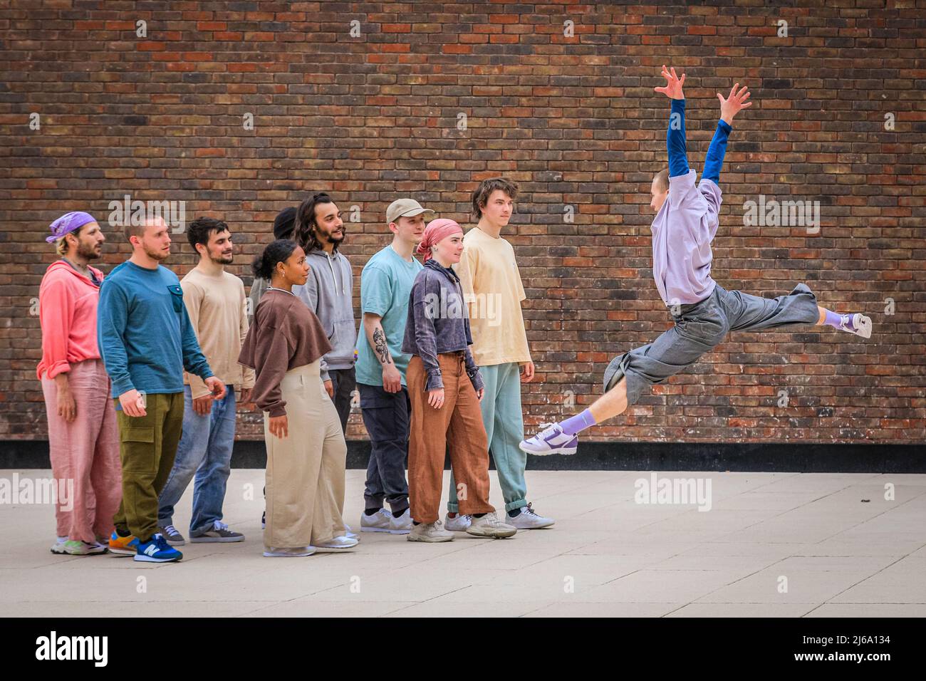 London, UK, 29th April 2022. Dylan Springer (left) performs solo moves ...