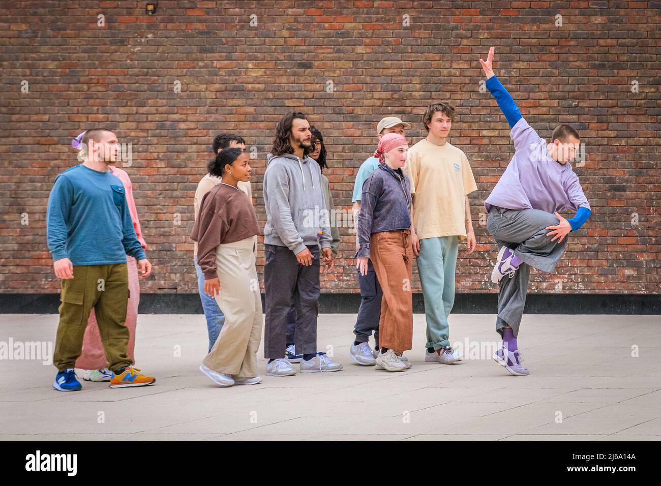 London, UK, 29th April 2022. Dylan Springer (left) performs solo moves ...