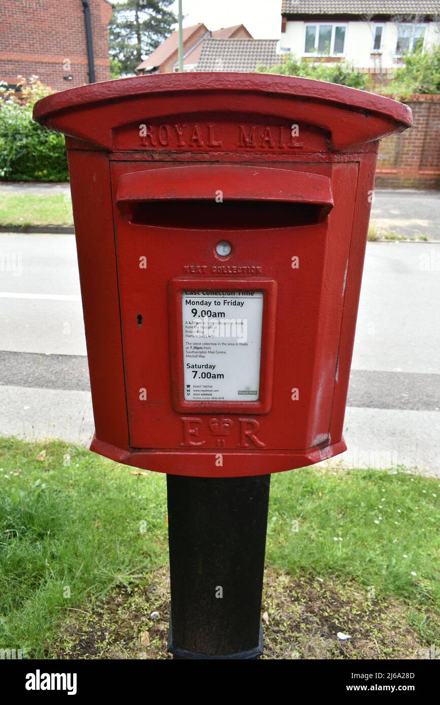 Single post box hi-res stock photography and images - Alamy