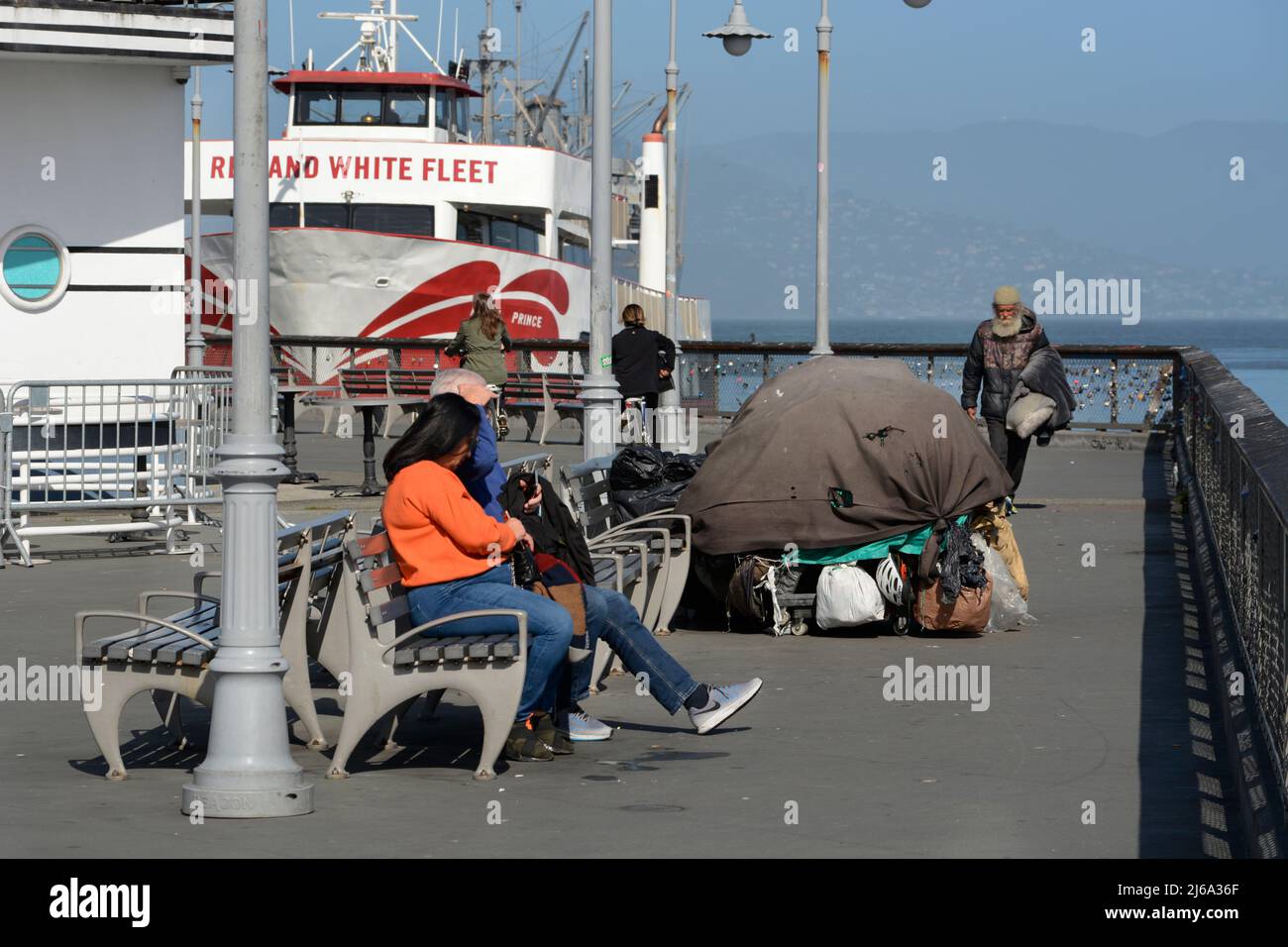 Fishermans shelter hi-res stock photography and images - Alamy
