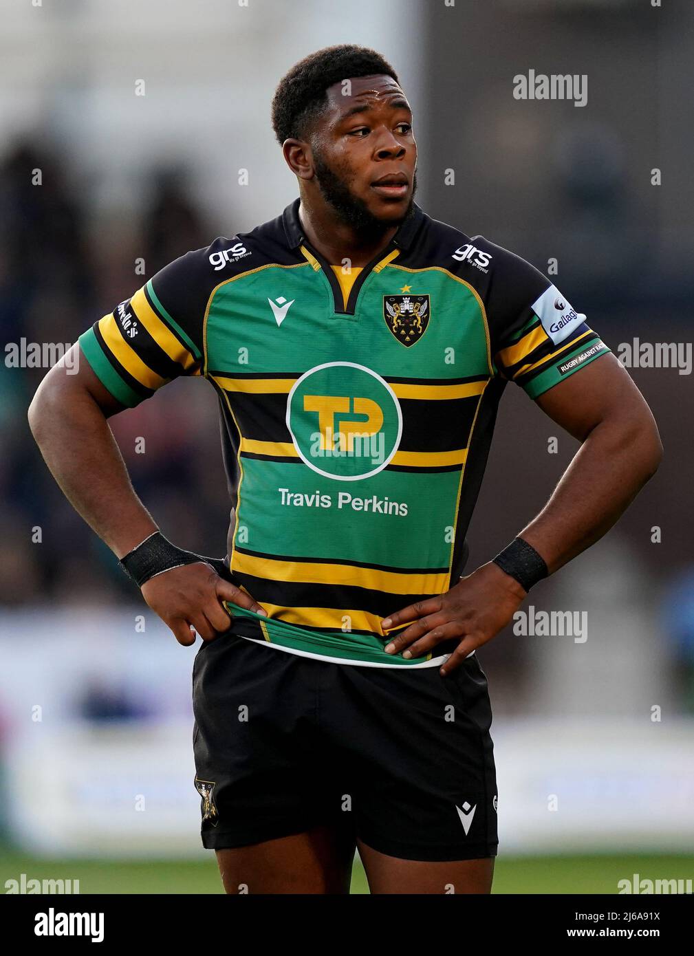 Emmanuel iyogun of northampton saints hi-res stock photography and ...