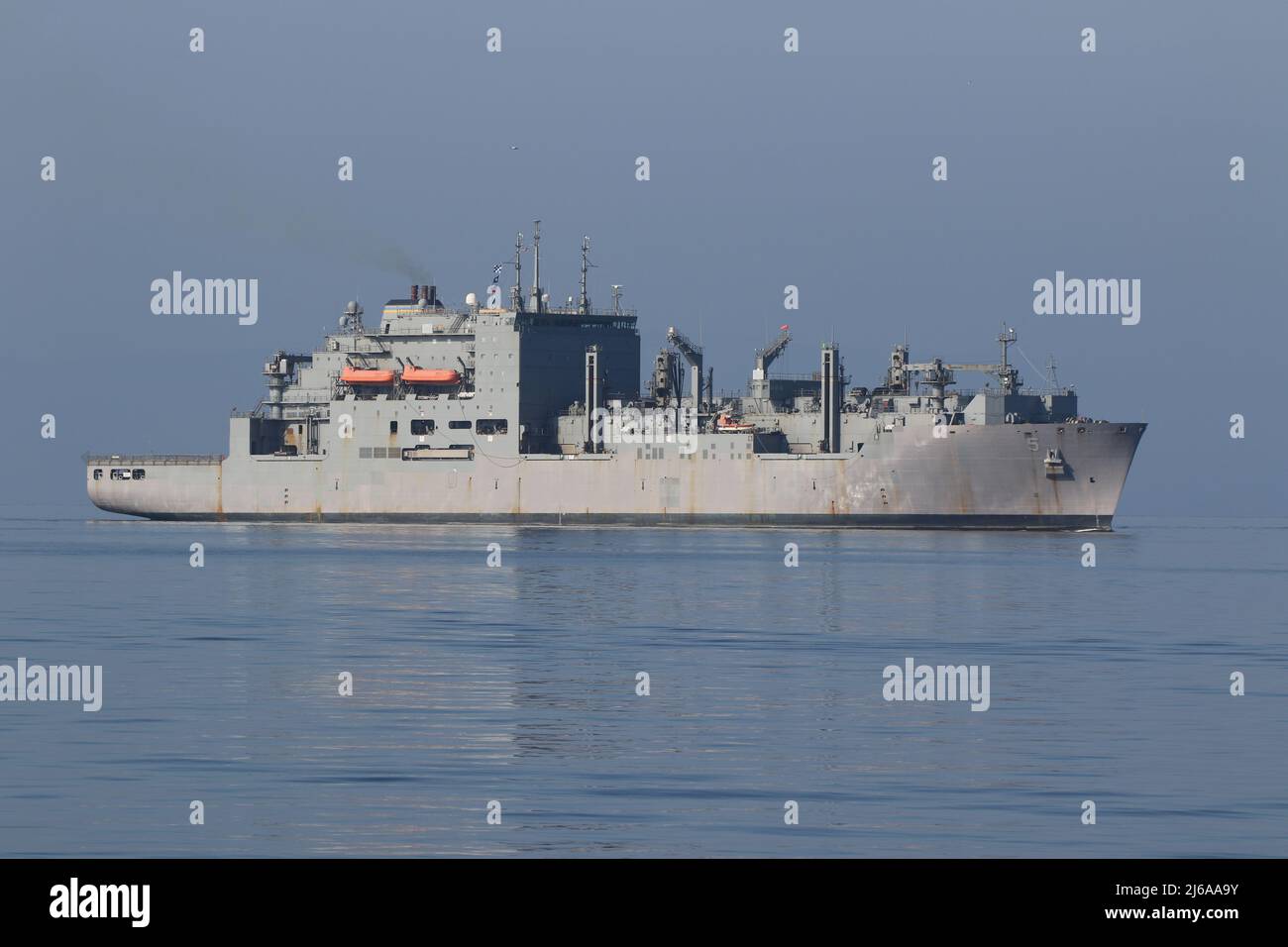 USNS Robert E Peary (T-AKE-5), a Lewis and Clark-class dry cargo ship ...