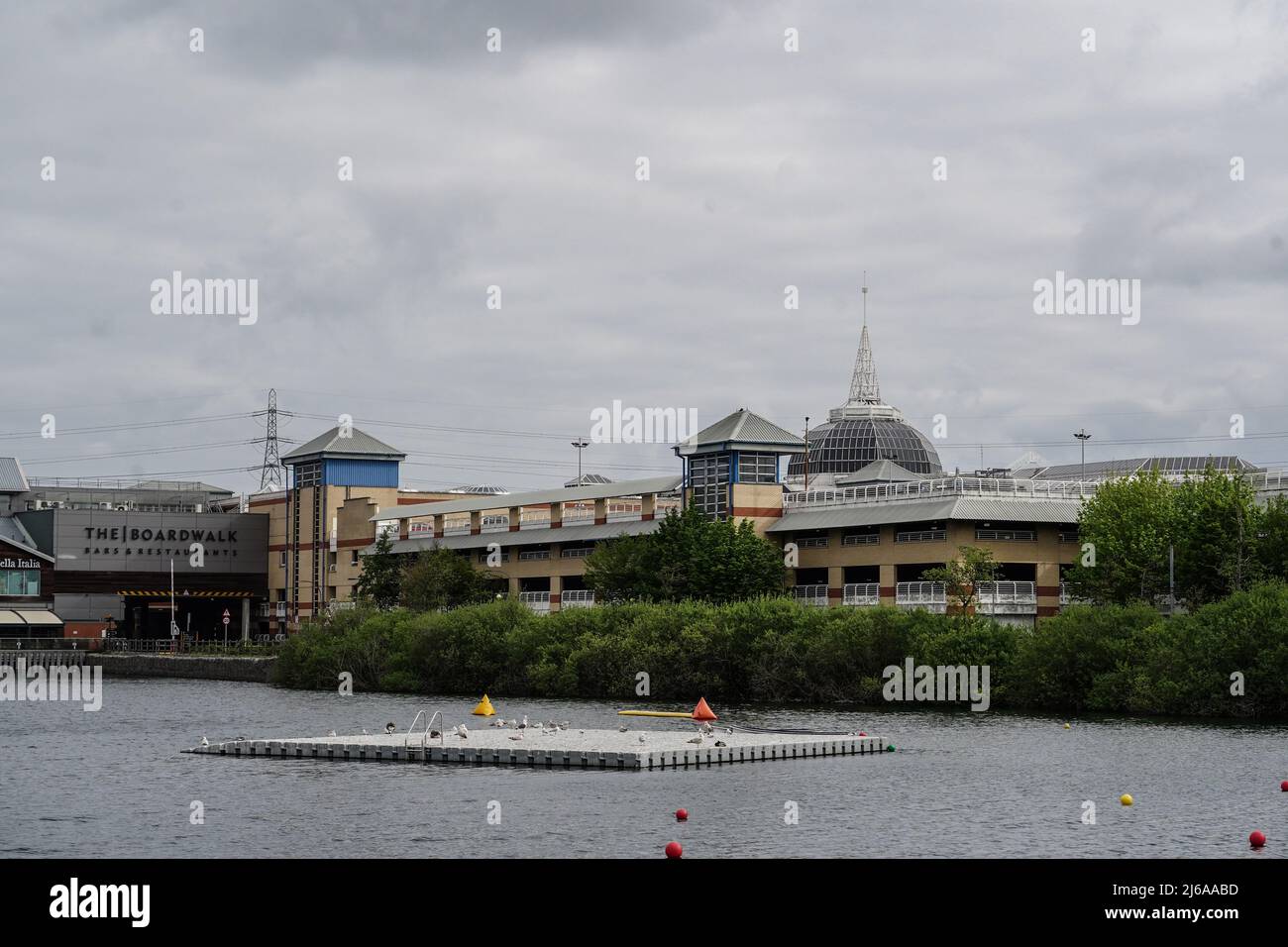 Lakeside shopping centre hi-res stock photography and images - Alamy
