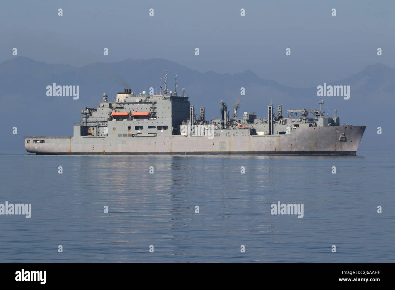 USNS Robert E Peary (T-AKE-5), a Lewis and Clark-class dry cargo ship ...