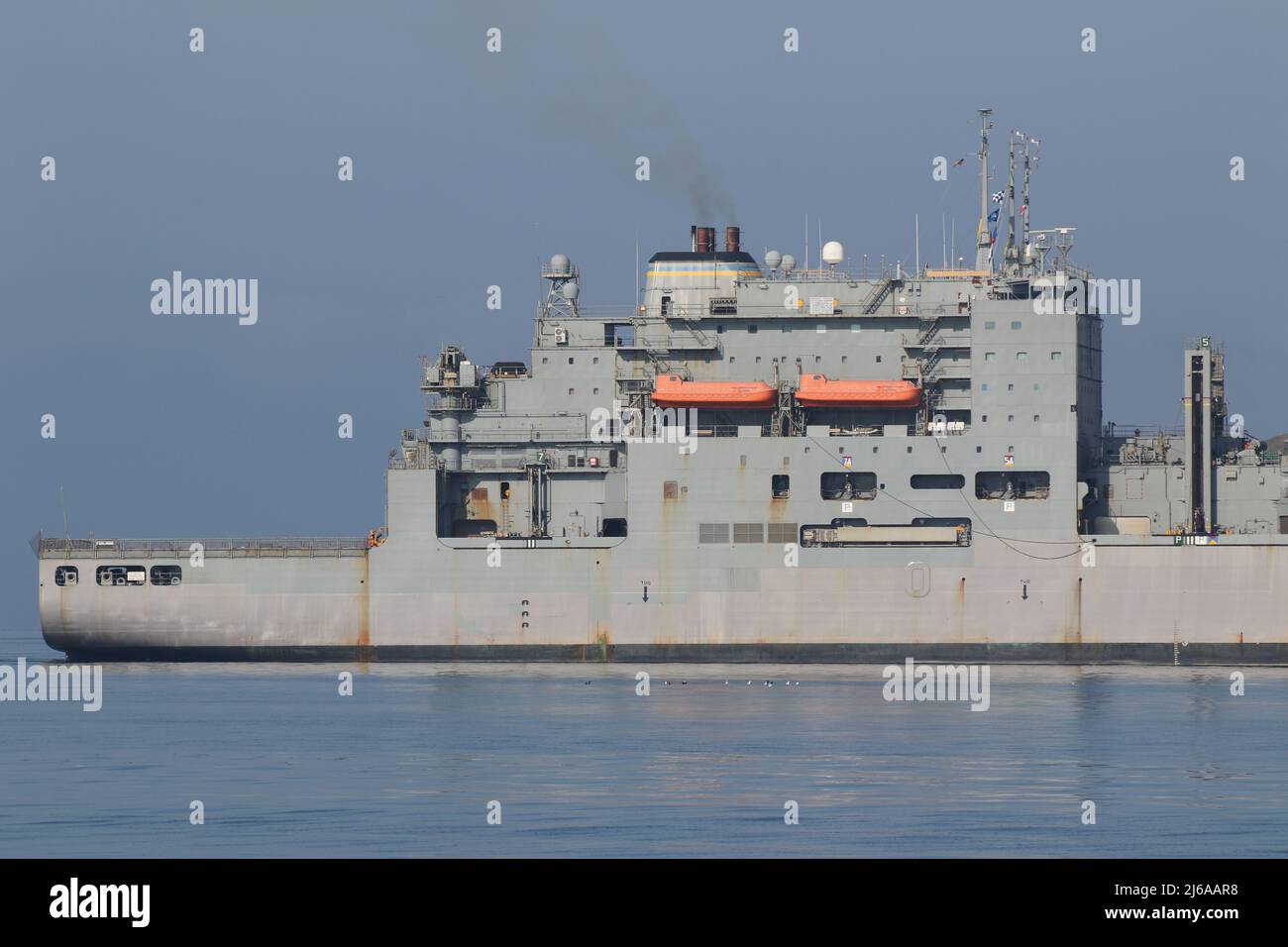 USNS Robert E Peary (T-AKE-5), a Lewis and Clark-class dry cargo ship ...