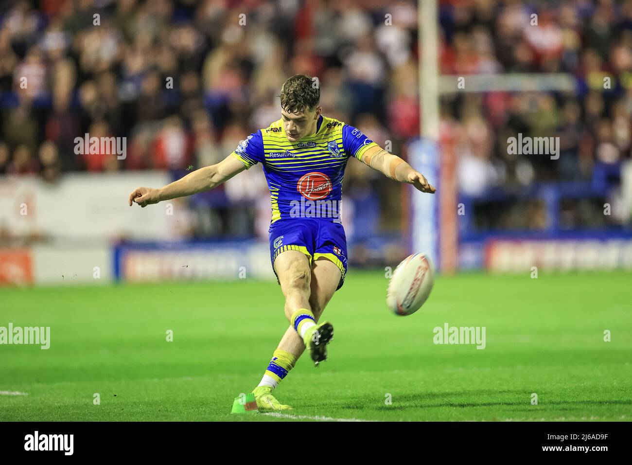 Josh Thewlis #22 of Warrington Wolves converts for a goal Stock Photo ...