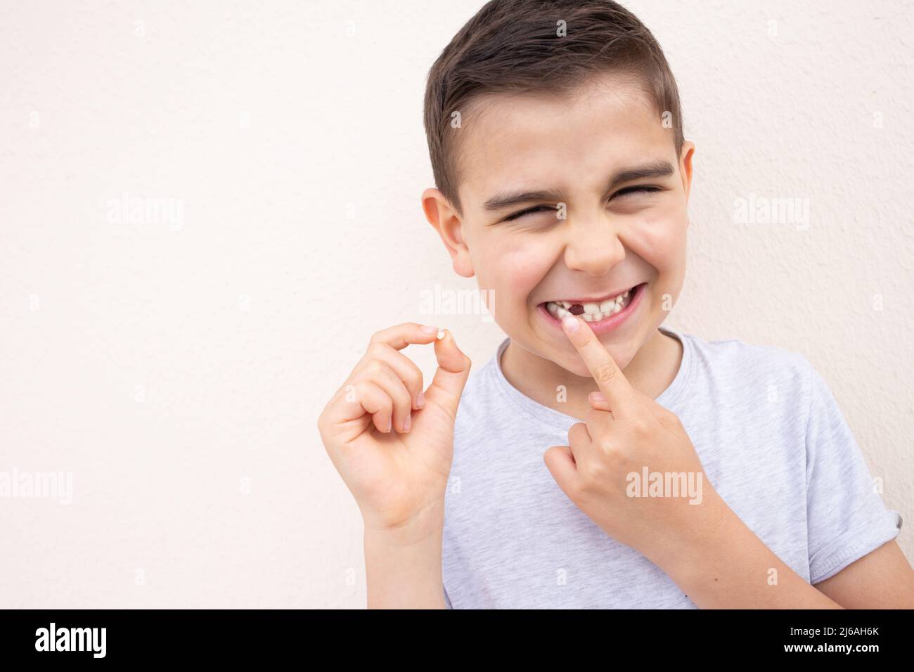 Boy with toothless hi-res stock photography and images - Alamy