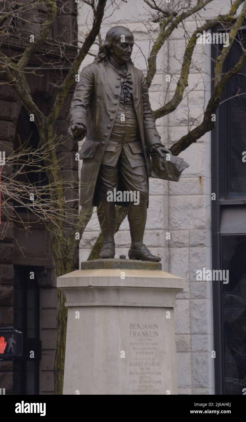 Benjamin Franklin statue in New York City Stock Photo - Alamy