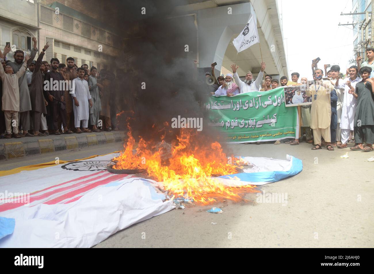 Peshawar, Pakistan. 29th Apr, 2022. Demonstrators burn representations ...