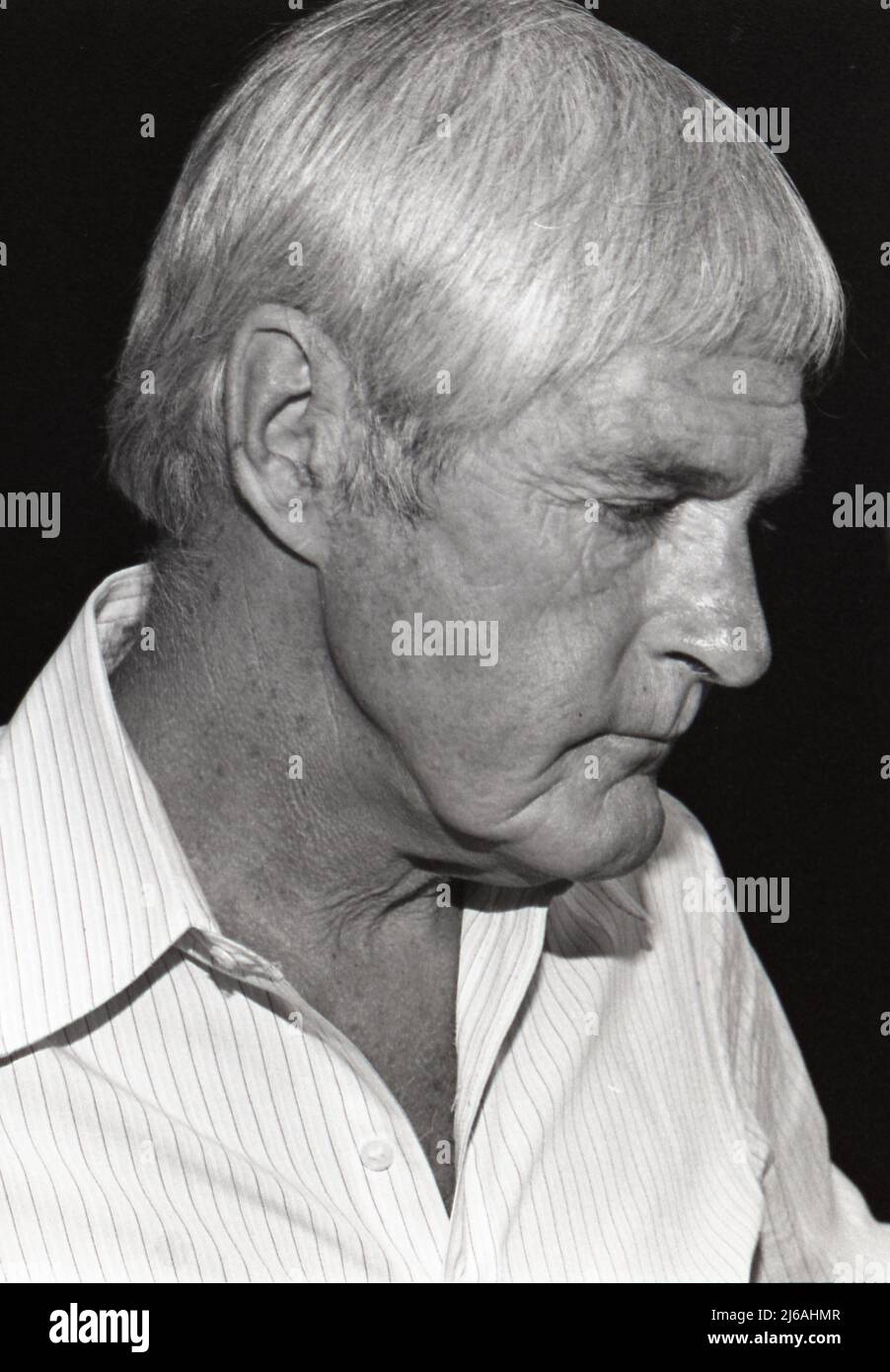 Timothy Leary at a press conference for Timothy Leary vs. G. Gordon ...