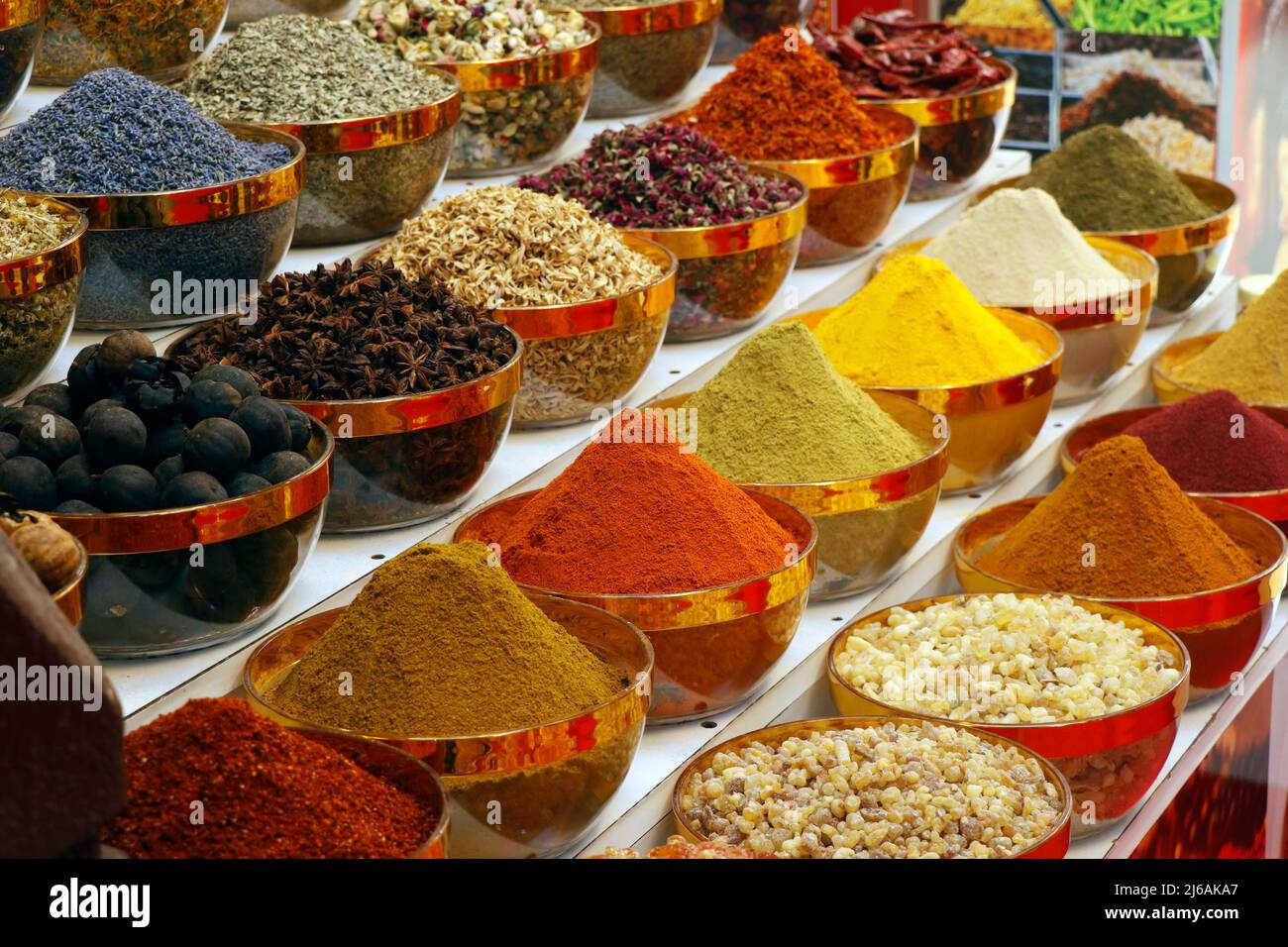 arabian spice and herb street market stall Stock Photo - Alamy