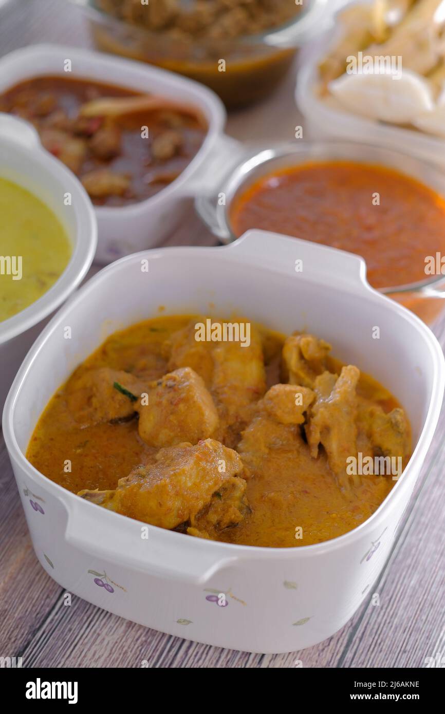 " Ketupat , Rendang, Kuah Kacang & Asam Pedas Tetel" . Traditional ...