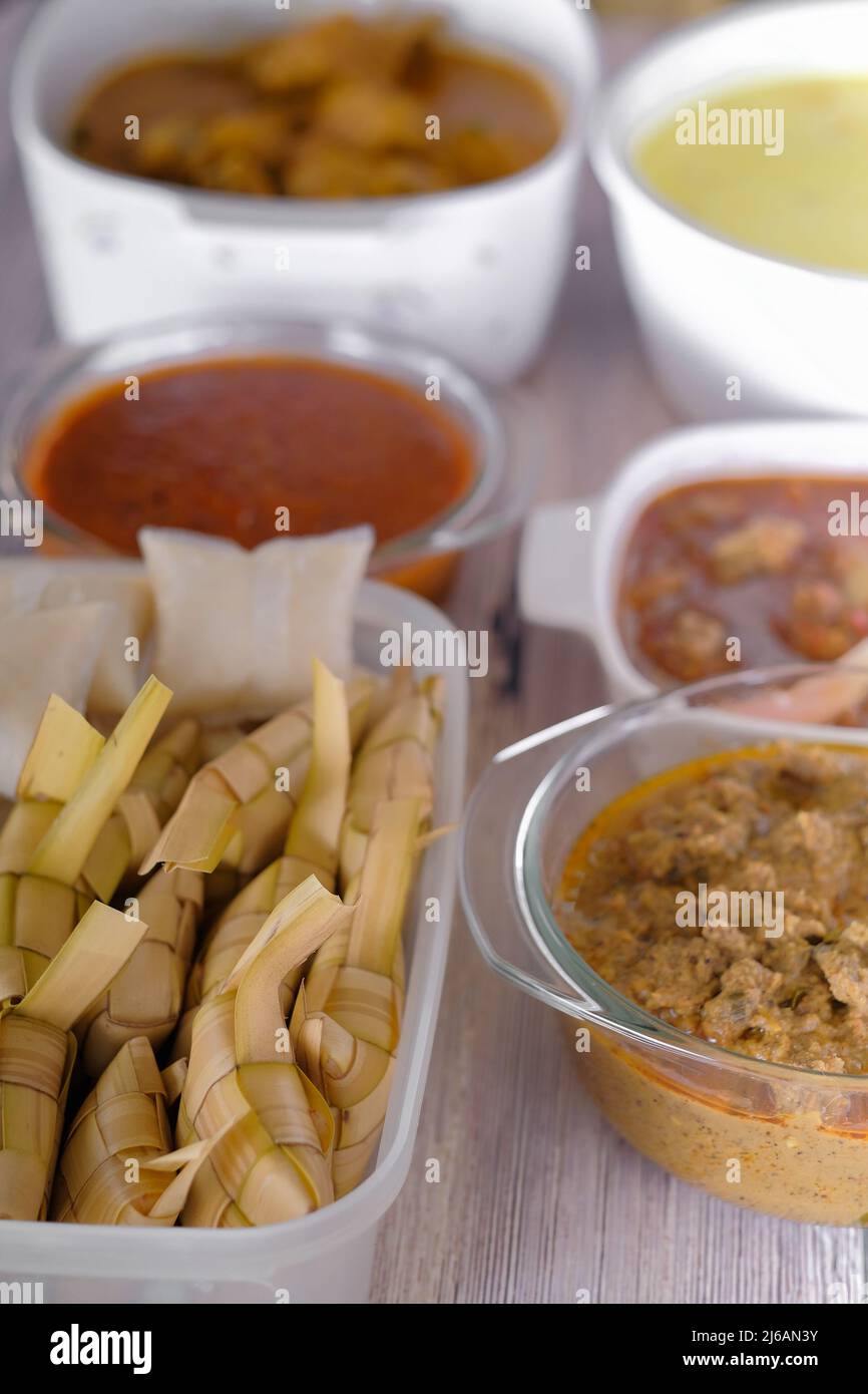 " Ketupat , Rendang, Kuah Kacang & Asam Pedas Tetel" . Traditional ...
